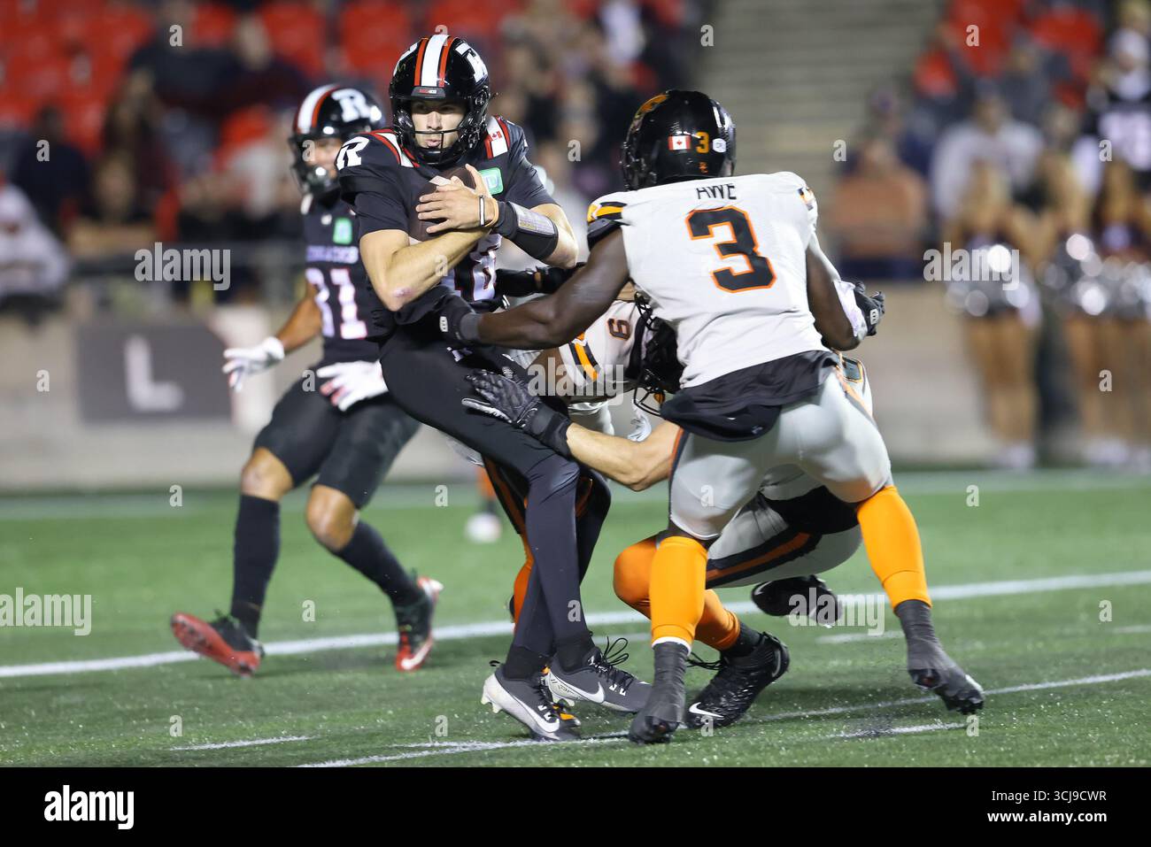 Ottawa, Canada. 05th Sep, 2025. Ottawa Redblacks quarterback Dustin ...