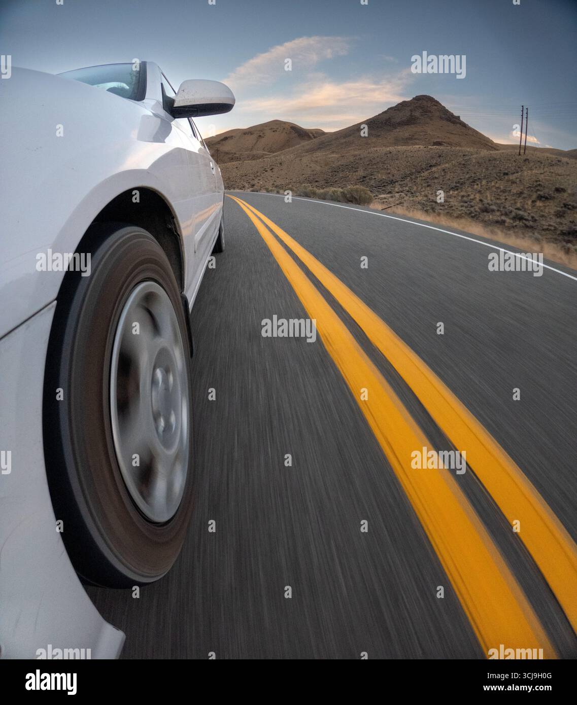 Yellow curvy speed lines hi-res stock photography and images - Alamy