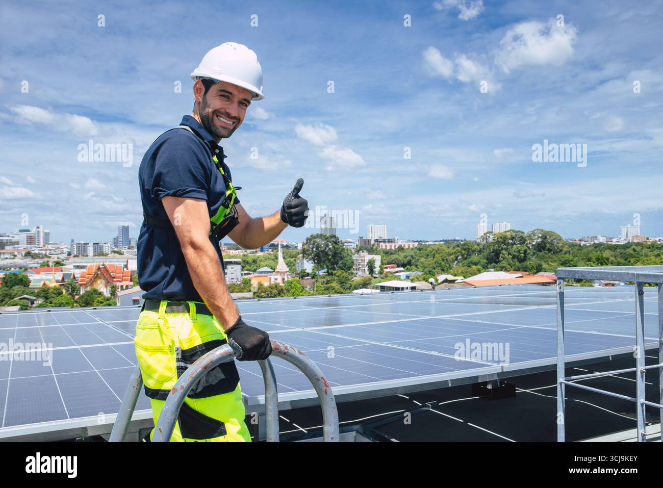 Solar rooftop india industry hi-res stock photography and images - Alamy