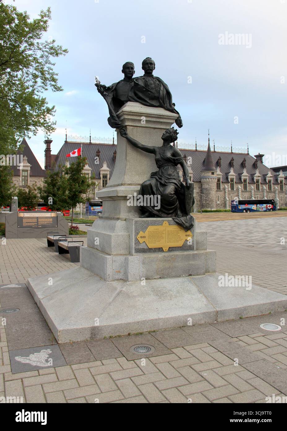 Bronze and iron canada building hi-res stock photography and images - Alamy