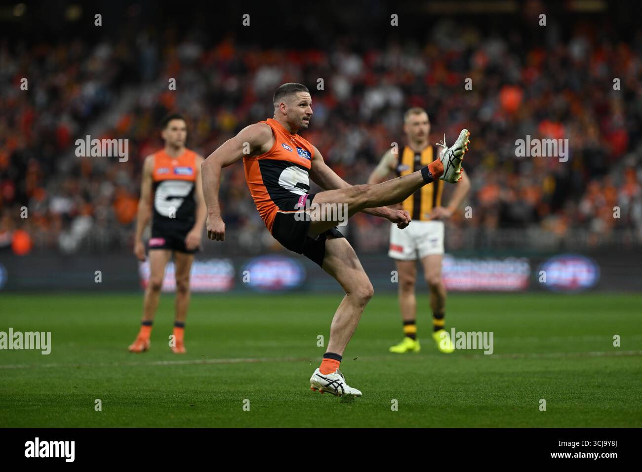 Jesse Hogan of the Giants kicks a goal during the AFL Elimination Final ...