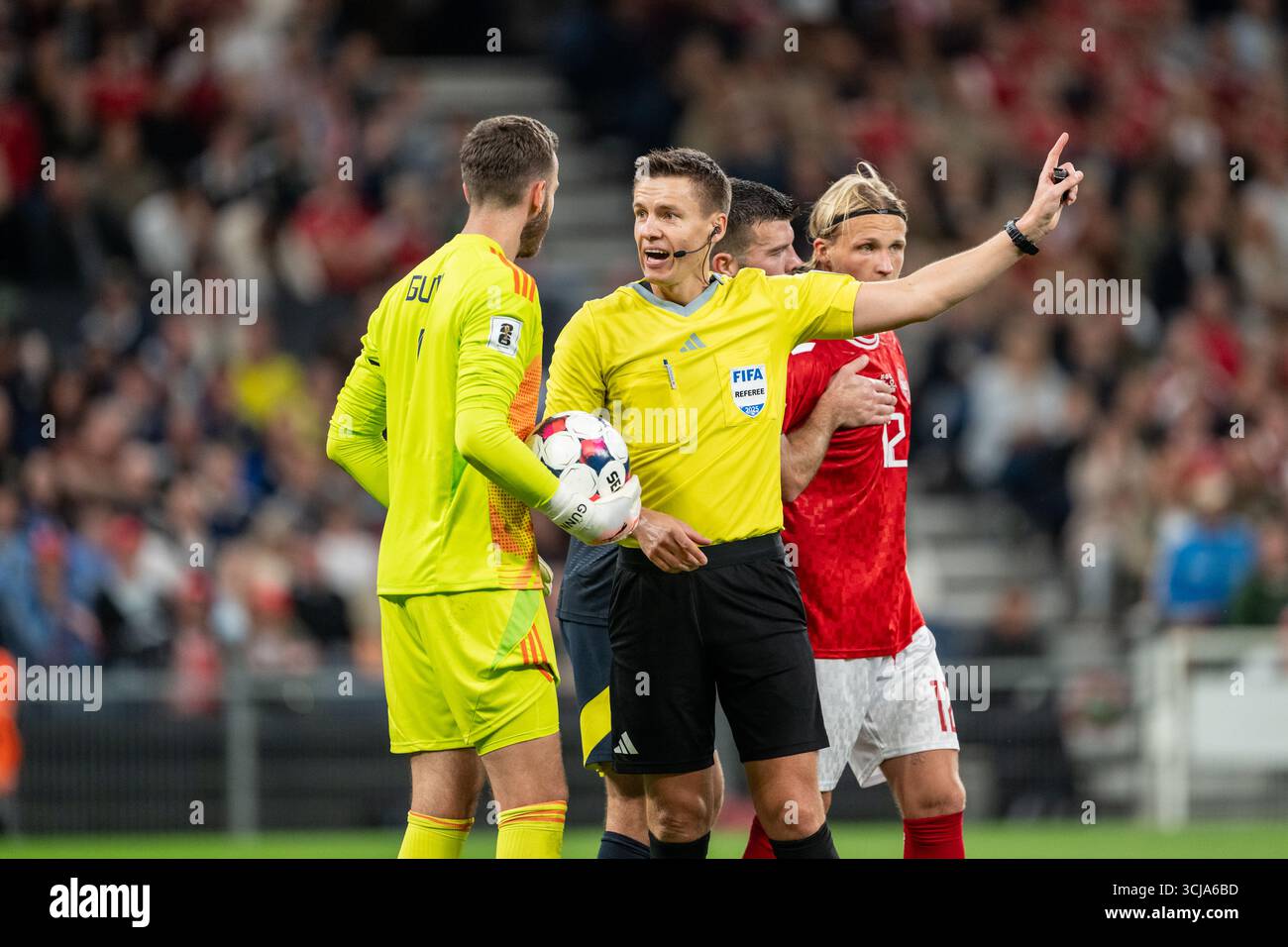Copenhagen, Denmark. 05th, September 2025. Referee Daniel Siebert seen ...
