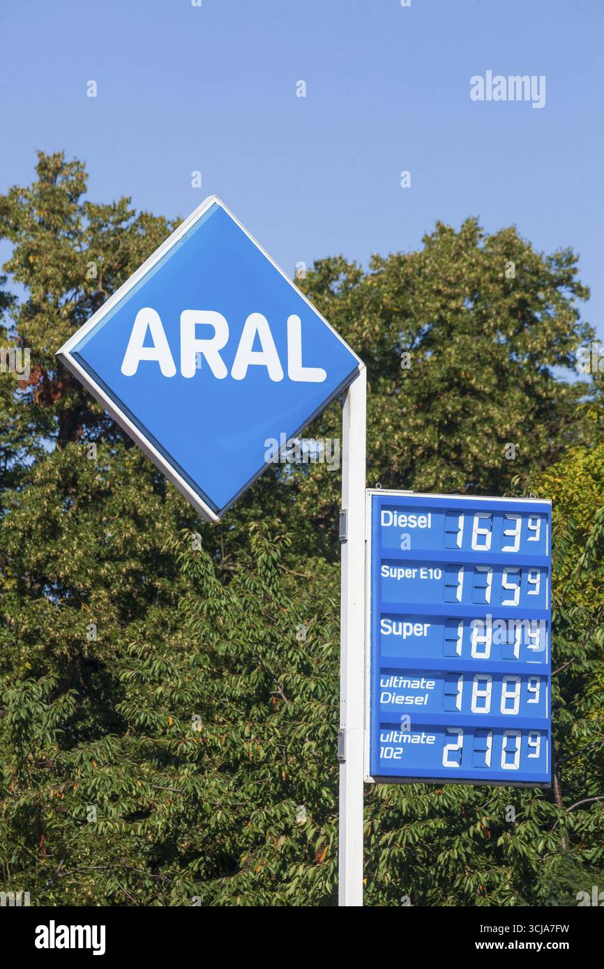 Aral logo and price board at an Aral petrol station, Germany Stock ...