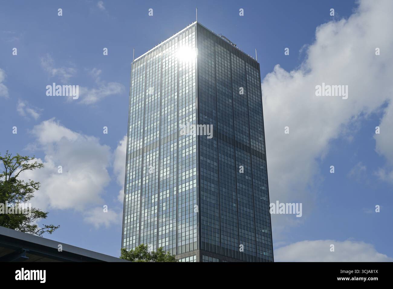 High-rise building, BKA property B2, An den Treptowers 1, Treptow ...