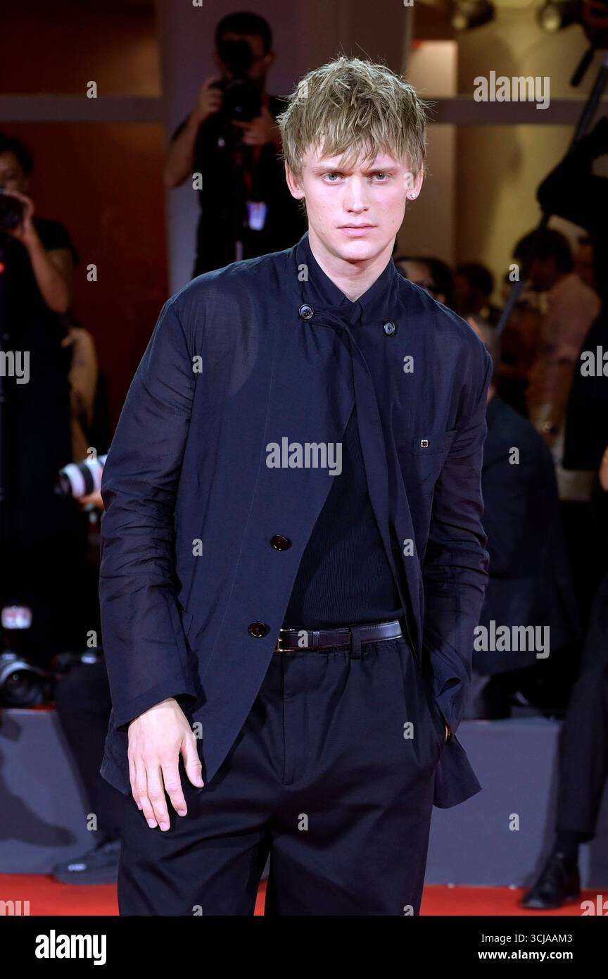Enzo Brumm bei der Premiere des Kinofilms Silent Friend / Stille ...