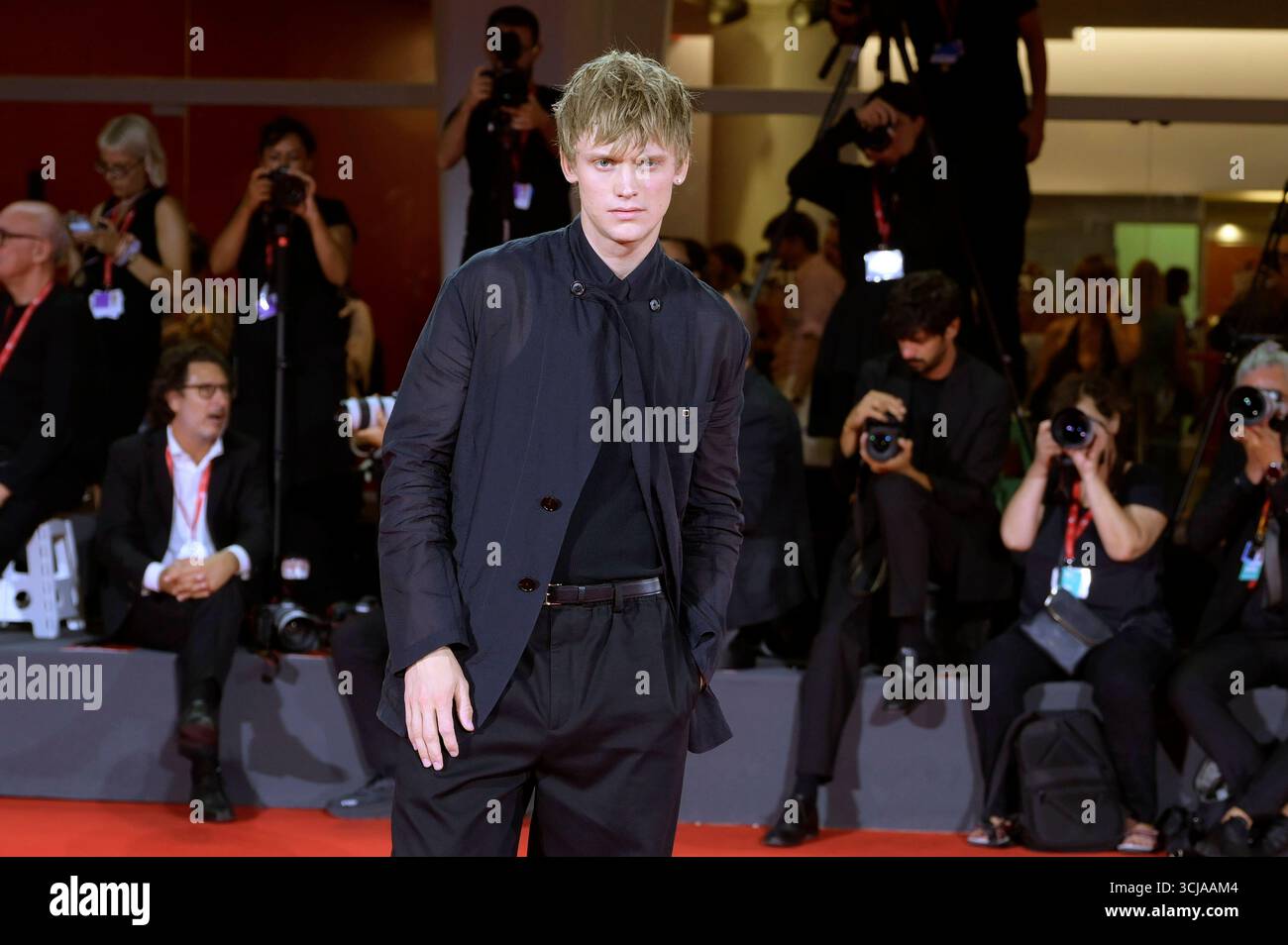 Enzo Brumm bei der Premiere des Kinofilms Silent Friend / Stille ...