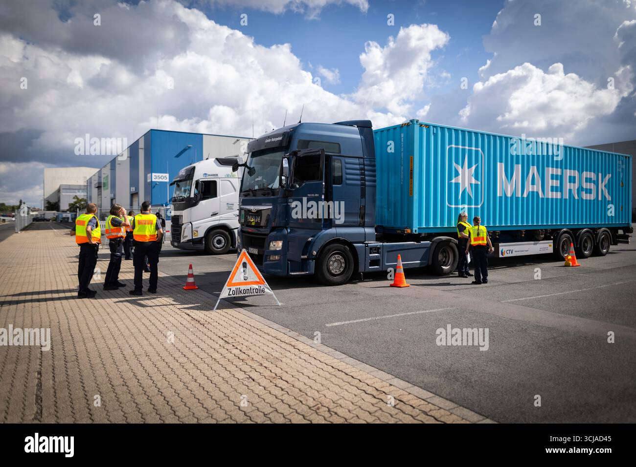 Customs inspection in Duisburg, September 5, 2025./Photographed on ...