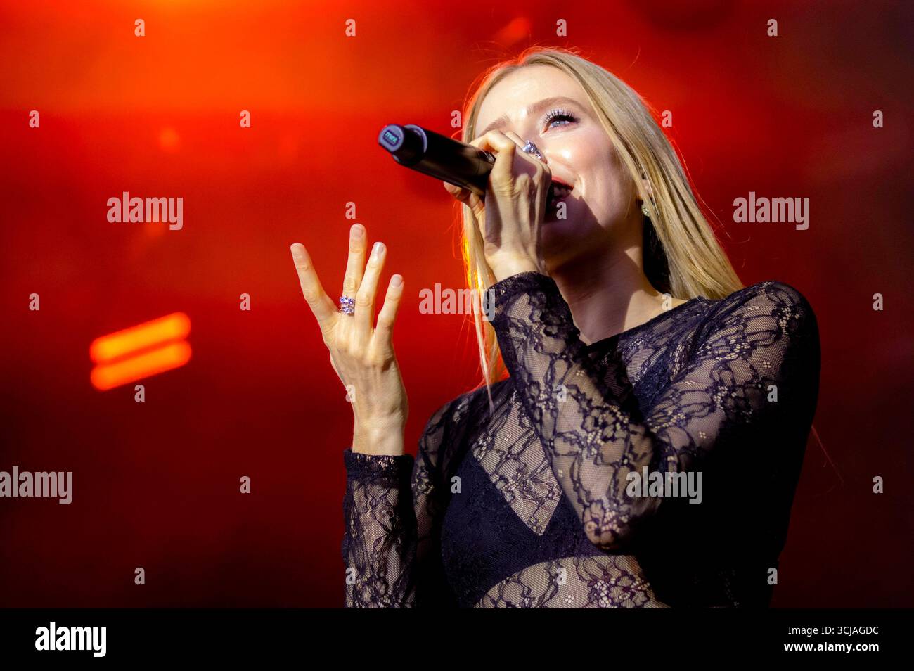 LEA live beim Konzertsommer 2025 auf der Festwiese der Zitadelle ...