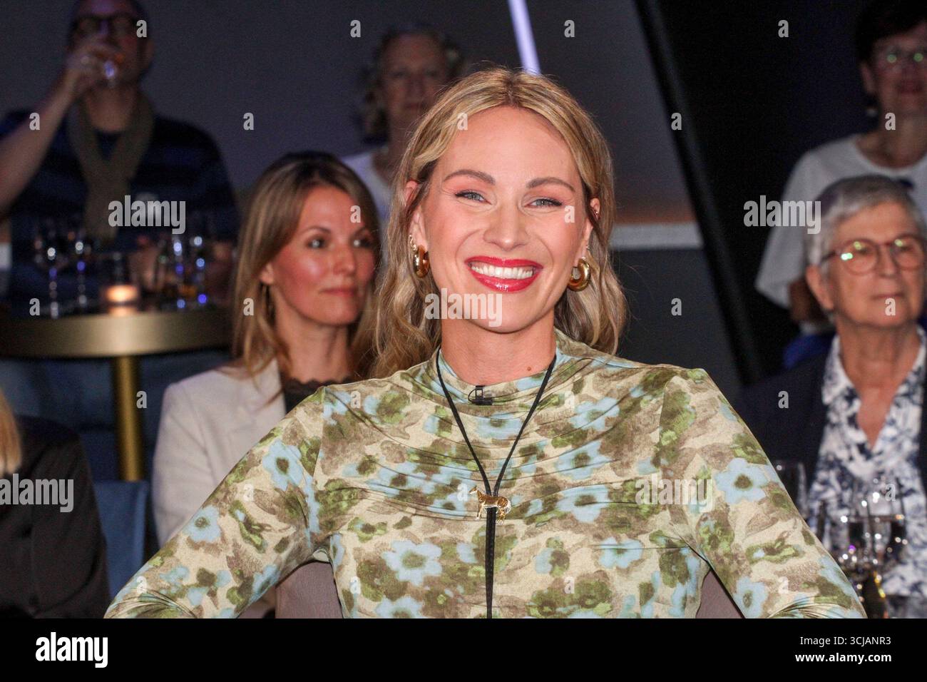 abb Evelyn Weigert ist eine deutsche Fernsehmoderatorin und Podcasterin zu Gast in der NDR ...