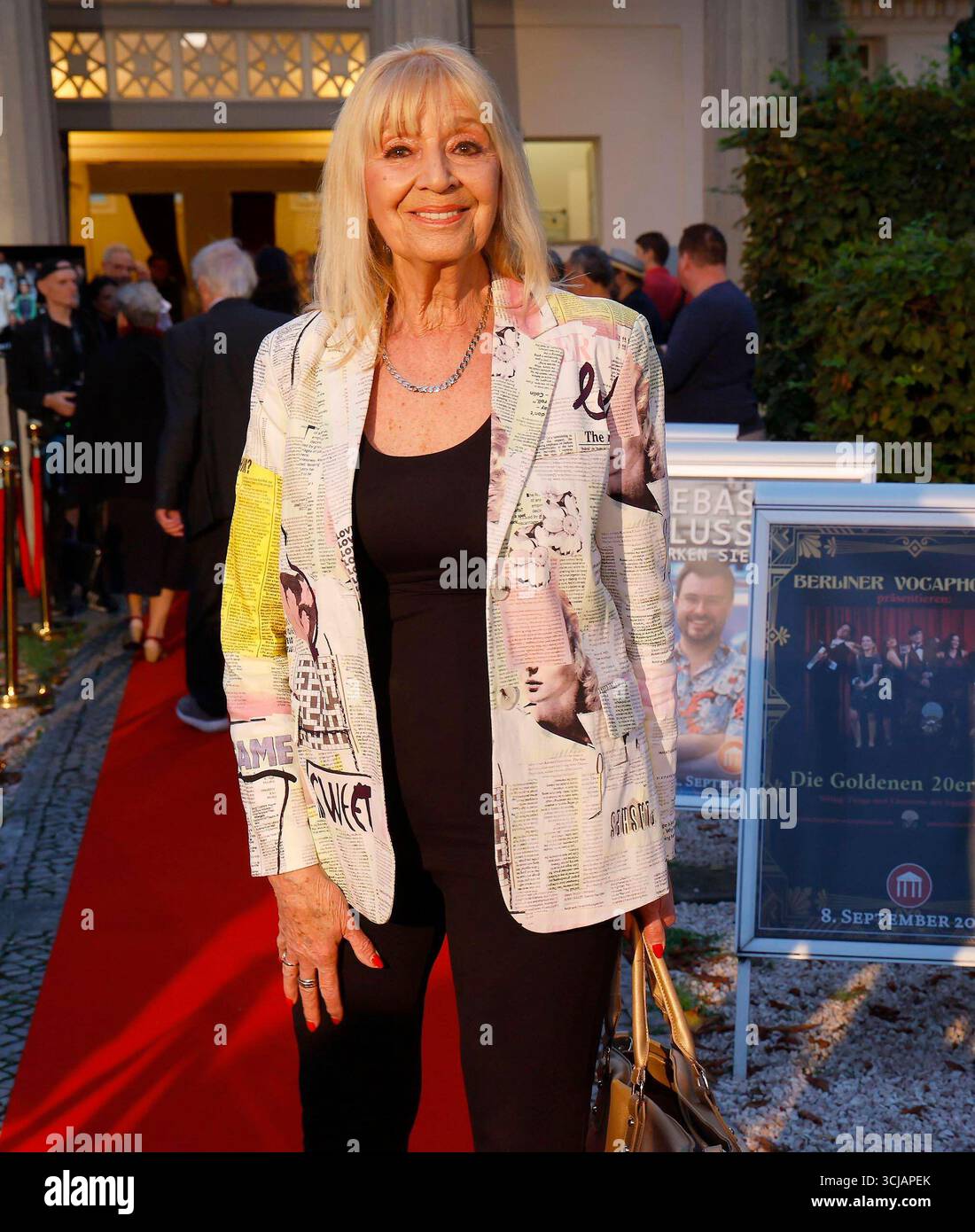 Cindy Berger bei der Premiere Der eingebildet Kranke und 90. Geburtstag ...
