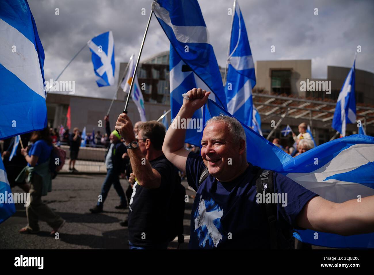 People take part in a Scottish Independence march too organised by All ...