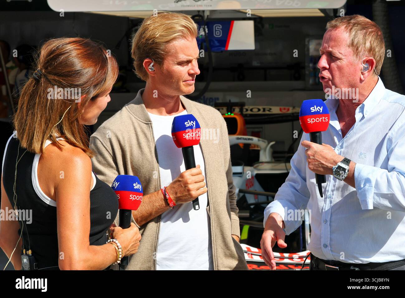 (L to R): Natalie Pinkham (GBR) Sky Sports Presenter with Nico Rosberg ...
