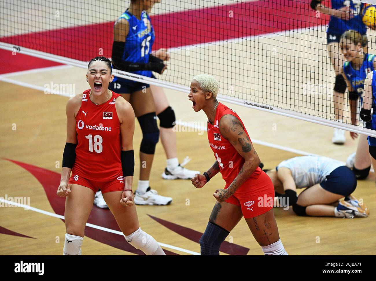 (250906) -- BANGKOK, Sept. 6, 2025 (Xinhua) -- Melissa Teresa Vargas and Zehra Gunes (L) of T ...