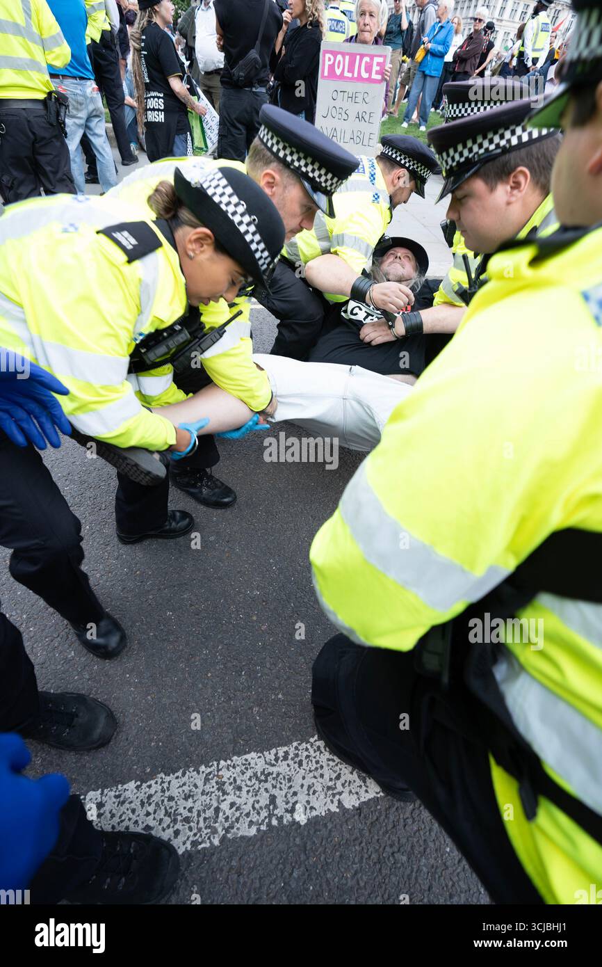 London, England, UK. (6th September2025) Hundreds of protestors were ...