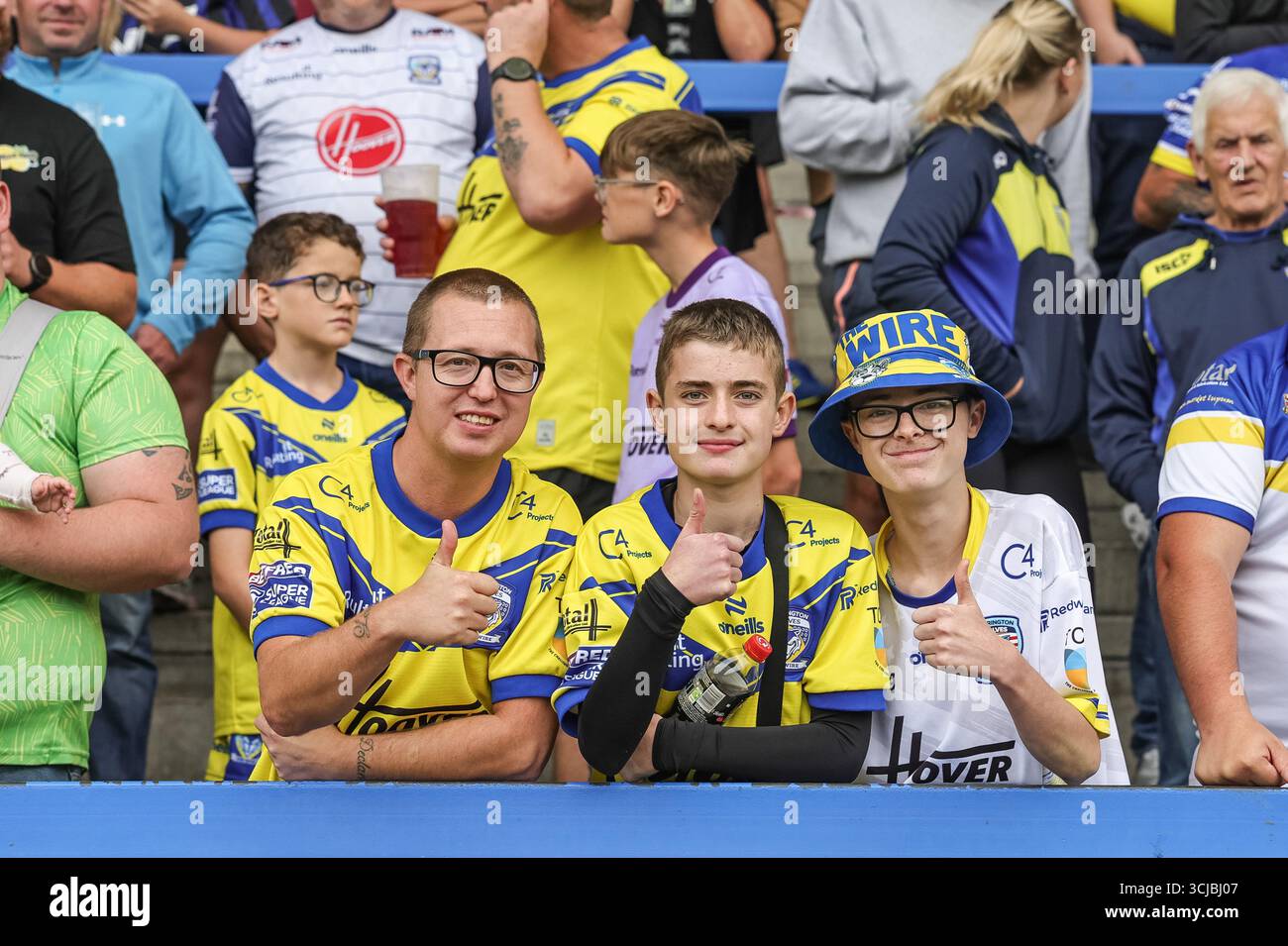 Warrington Wolves fans during the Betfred Super League Round 25 match ...