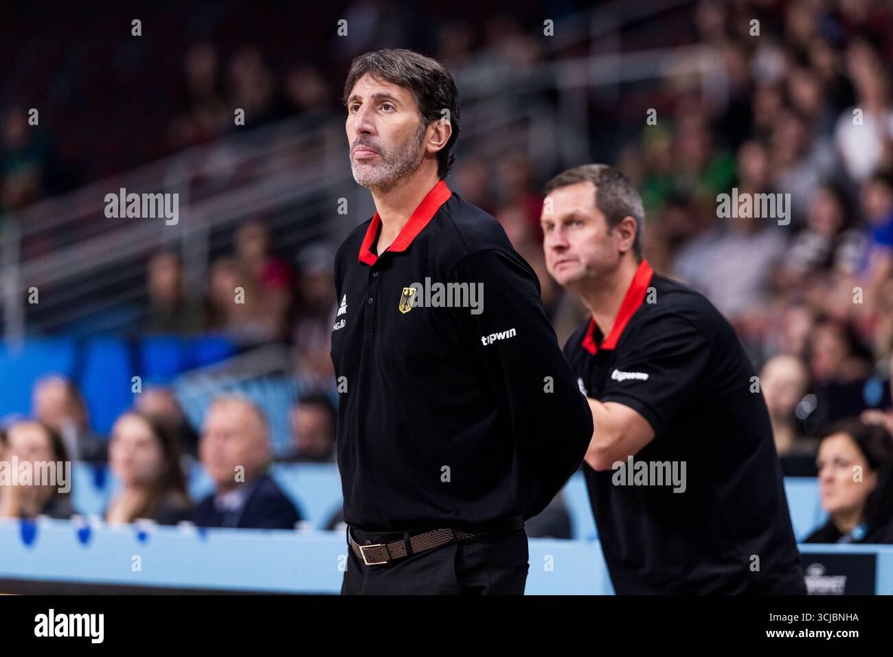 Alex Mumbru (Bundestrainer Deutschland), im Hintergrund Alan ...
