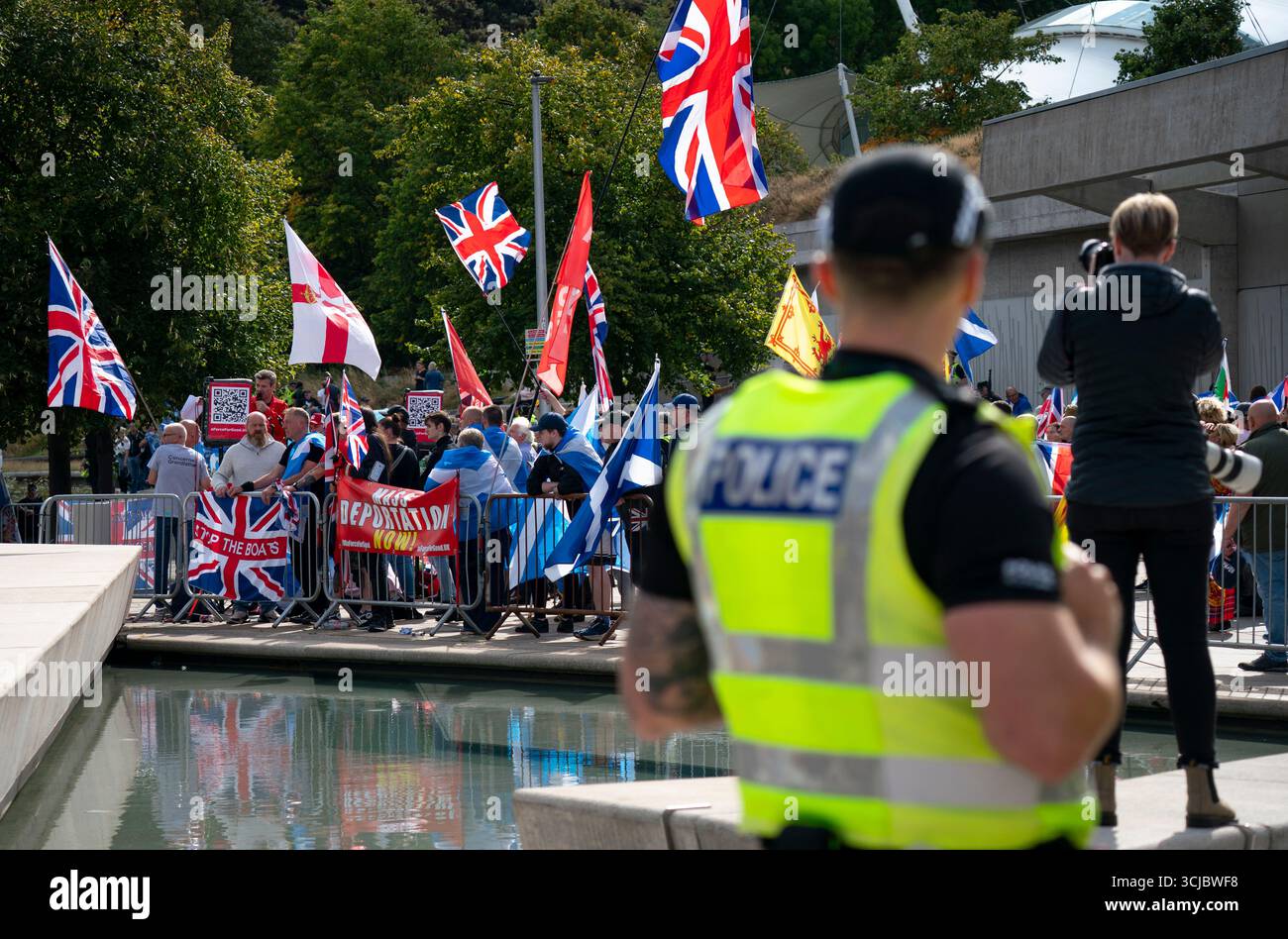 Edinburgh, Scotland, UK. 6th Sept 2025. Pro immigration “No to the Far ...