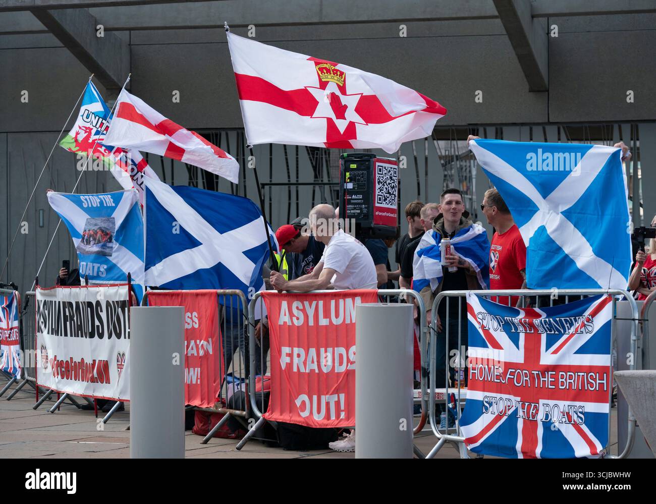 Edinburgh, Scotland, UK. 6th Sept 2025. Pro immigration “No to the Far ...