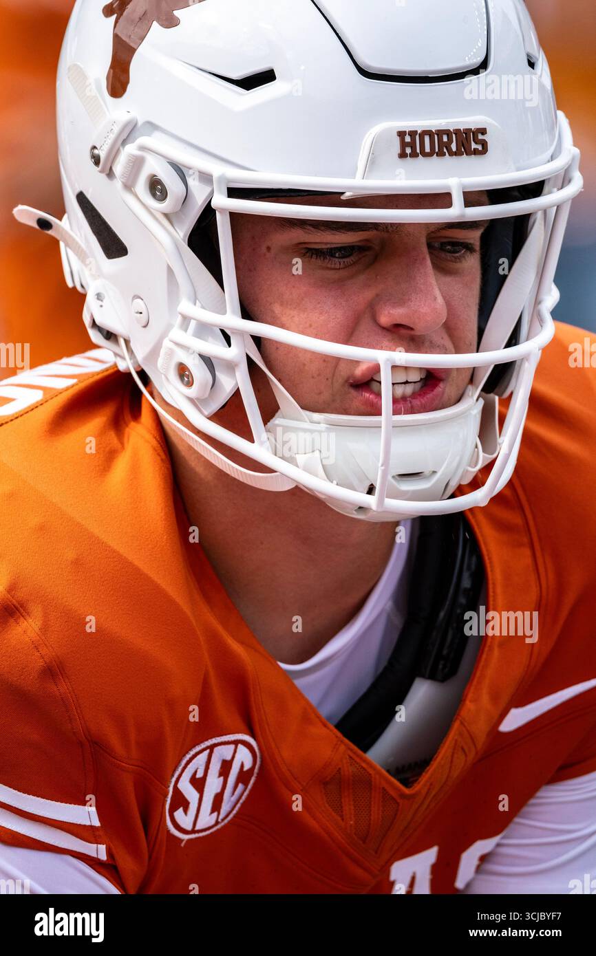 Sept 6, 2025. Arch Manning (16) of the Texas Longhorns in action vs the ...
