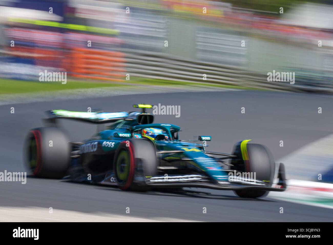 Fernando Alonso of Spain driving the (14) Aston Martin Aramco F1 Team ...