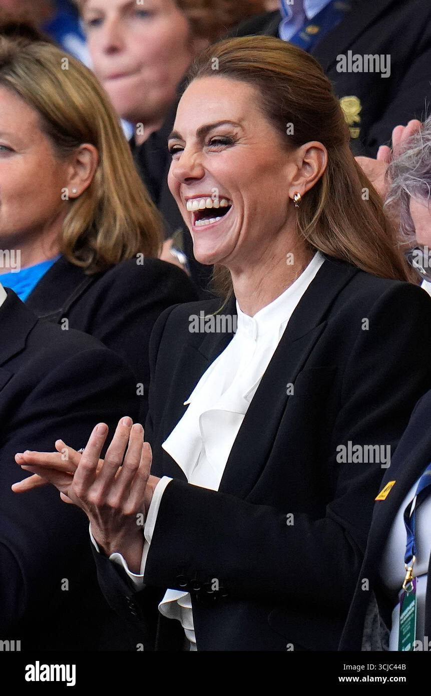 The Princess of Wales in the stands before the Women's Rugby World Cup ...