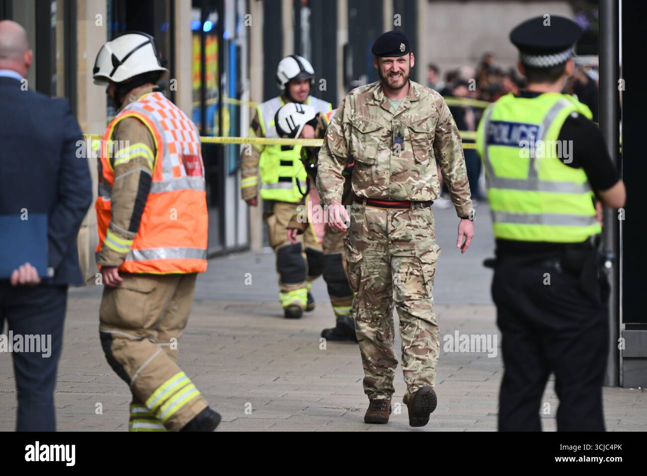 Edinburgh Scotland, UK 06 September 2025. Police Incident on Princes ...