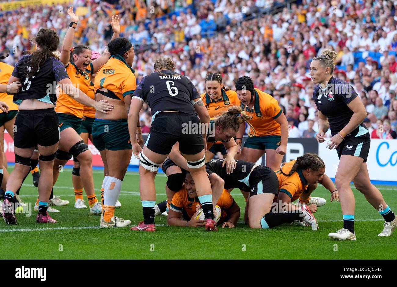 Australia's Adiana Talakai scores their first try during the Women's ...
