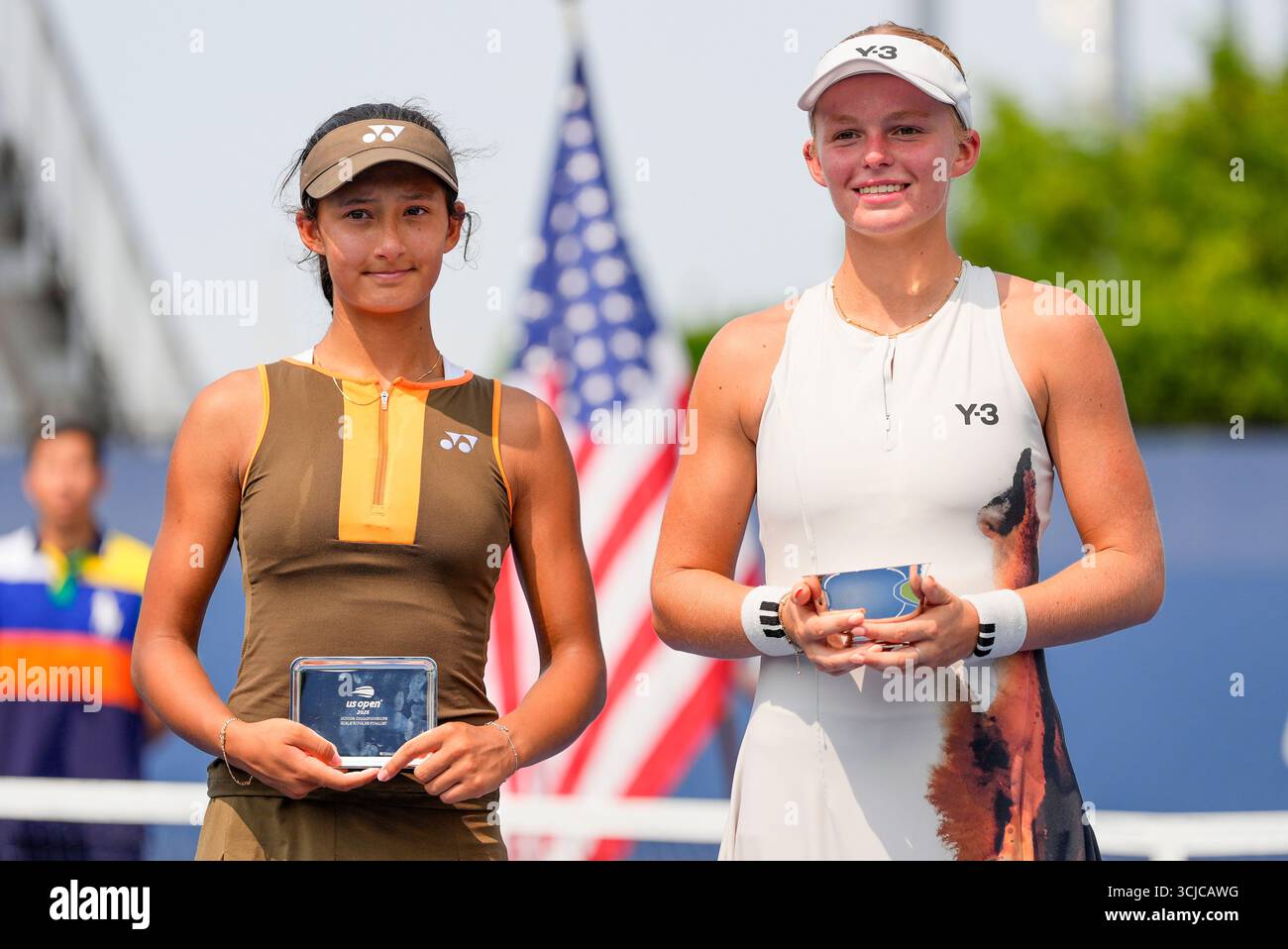 Jeline Vandromme, of Belgium, right, poses for a photo with Lea Nilsson ...