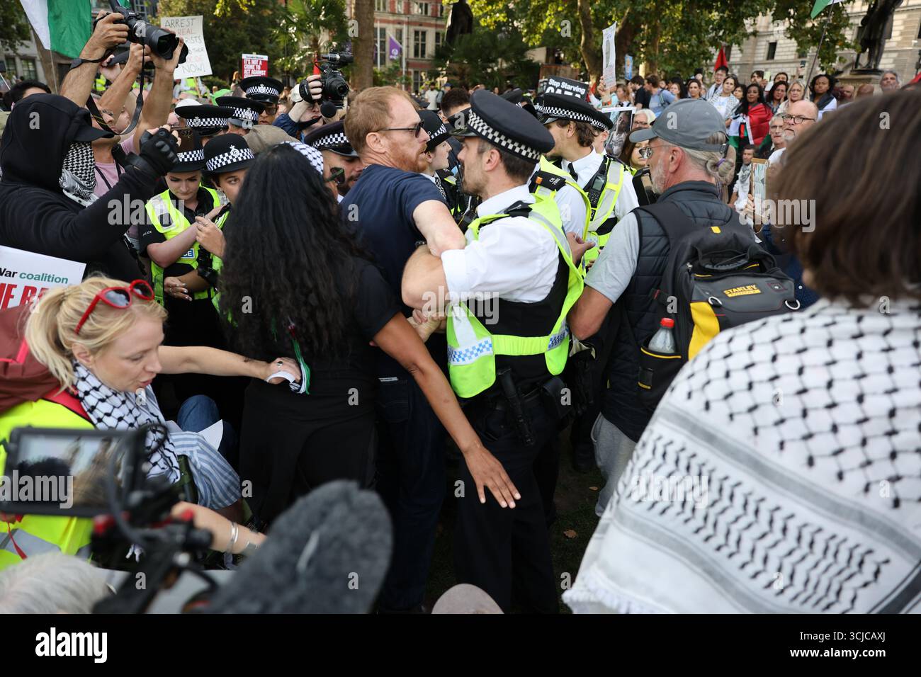 Defend human rights crowd hi-res stock photography and images - Alamy