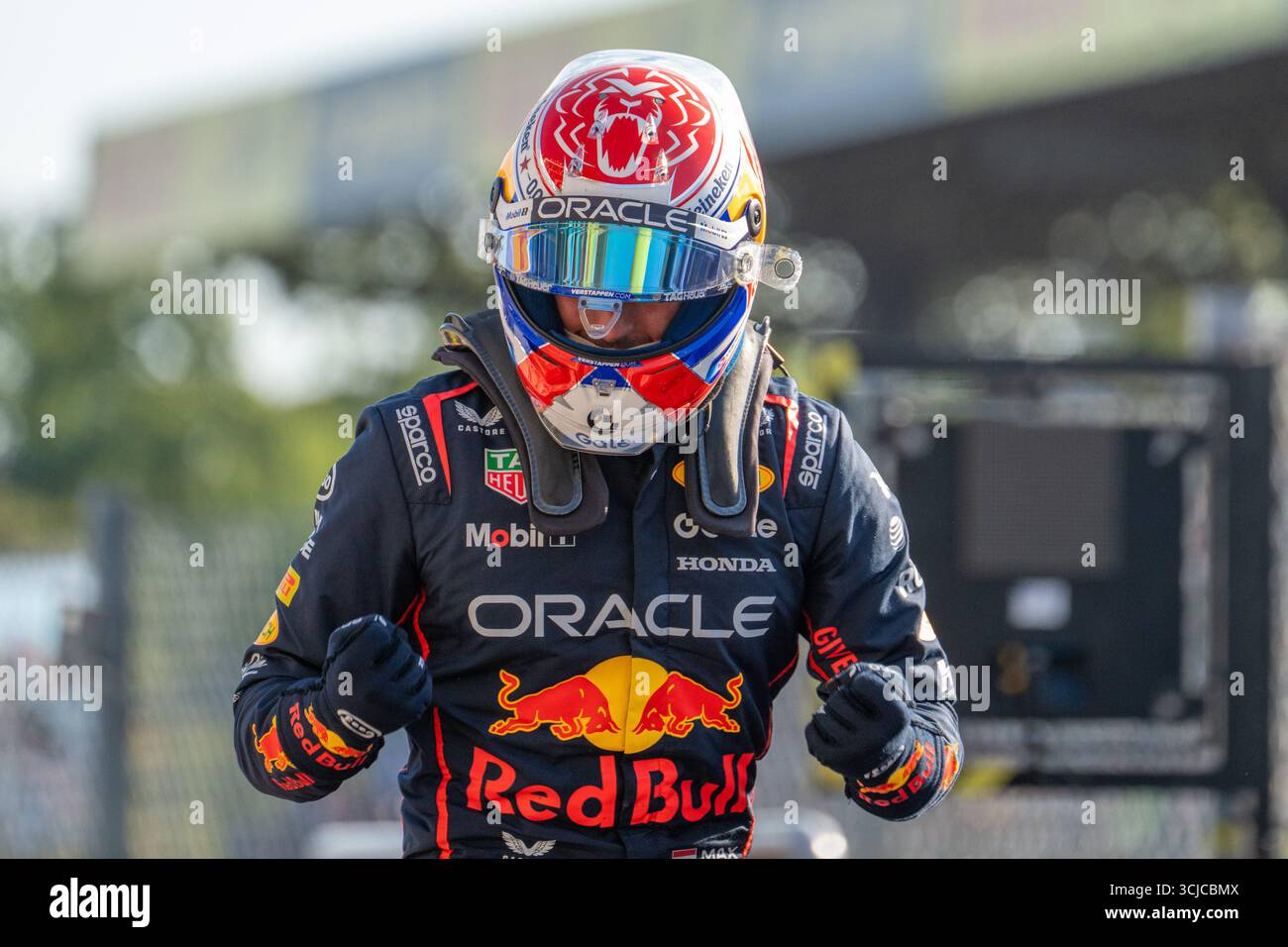 Max Verstappen (NED) driving for Oracle Red Bull Racing gets the pole ...