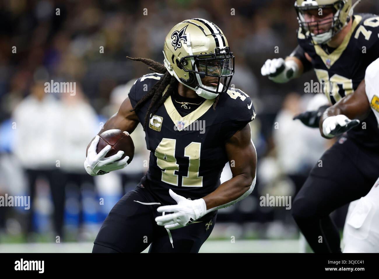 New Orleans Saints running back Alvin Kamara (41) runs the ball during ...