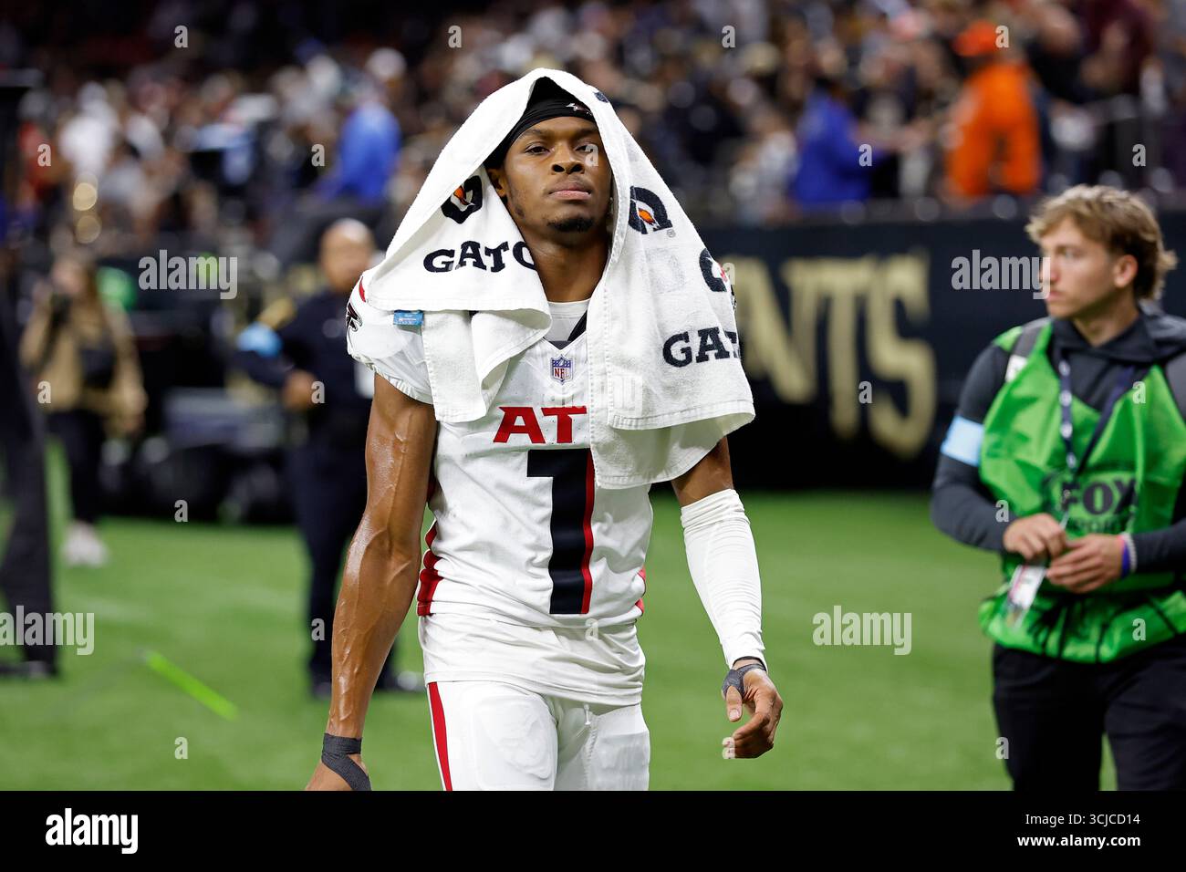 Atlanta Falcons wide receiver Darnell Mooney (1) wears a Gatorade towel ...