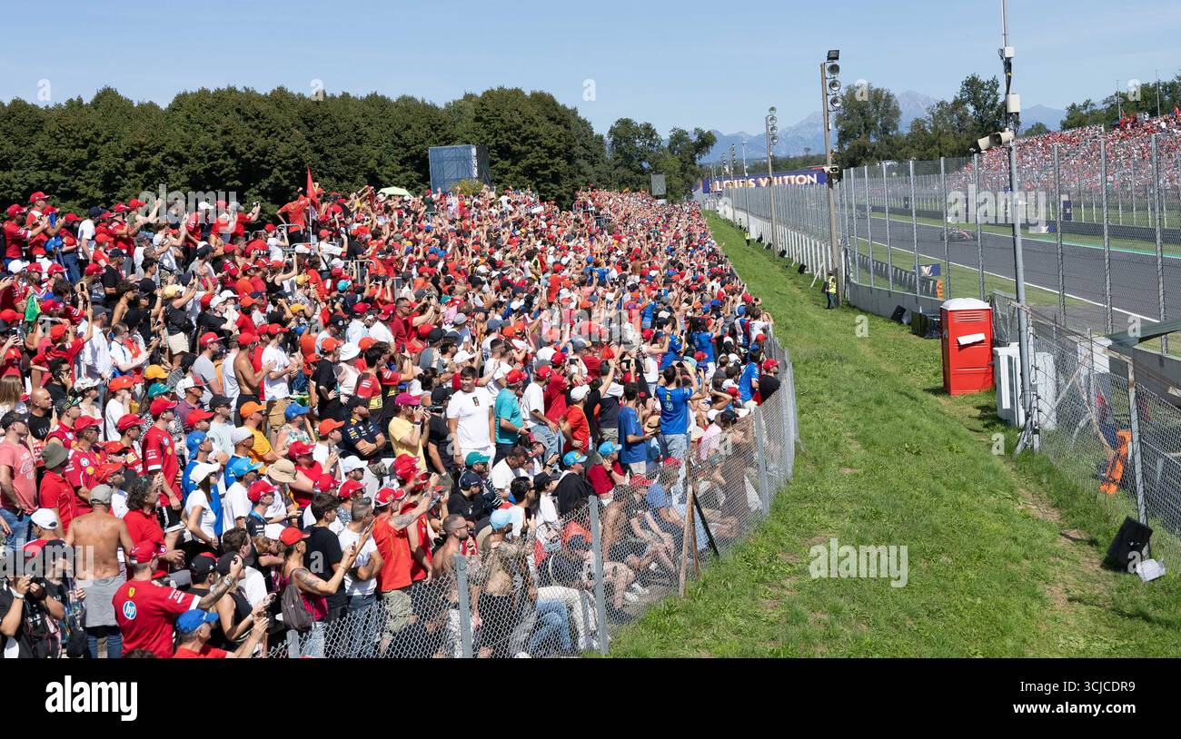 Fans In Monza Formula 1 Pirelli Gran Premio d'Italia 2025 Monza- F1 ...