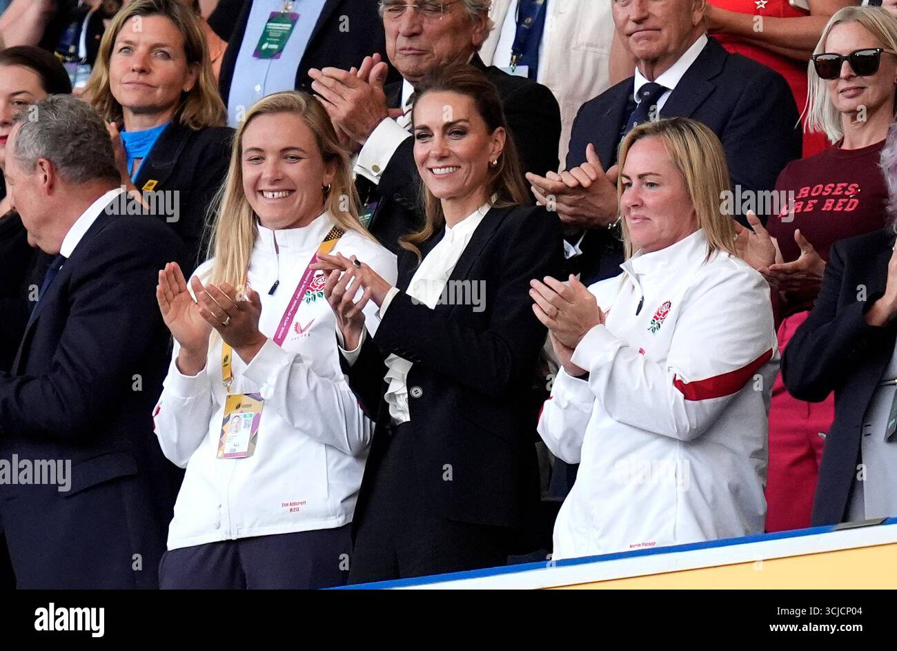 The Princess of Wales in the stands with England's Marlie Packer (right ...