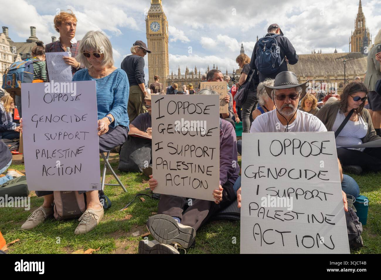 London, UK. 6th Sept, 2025. Defend our Juries protest at the ...
