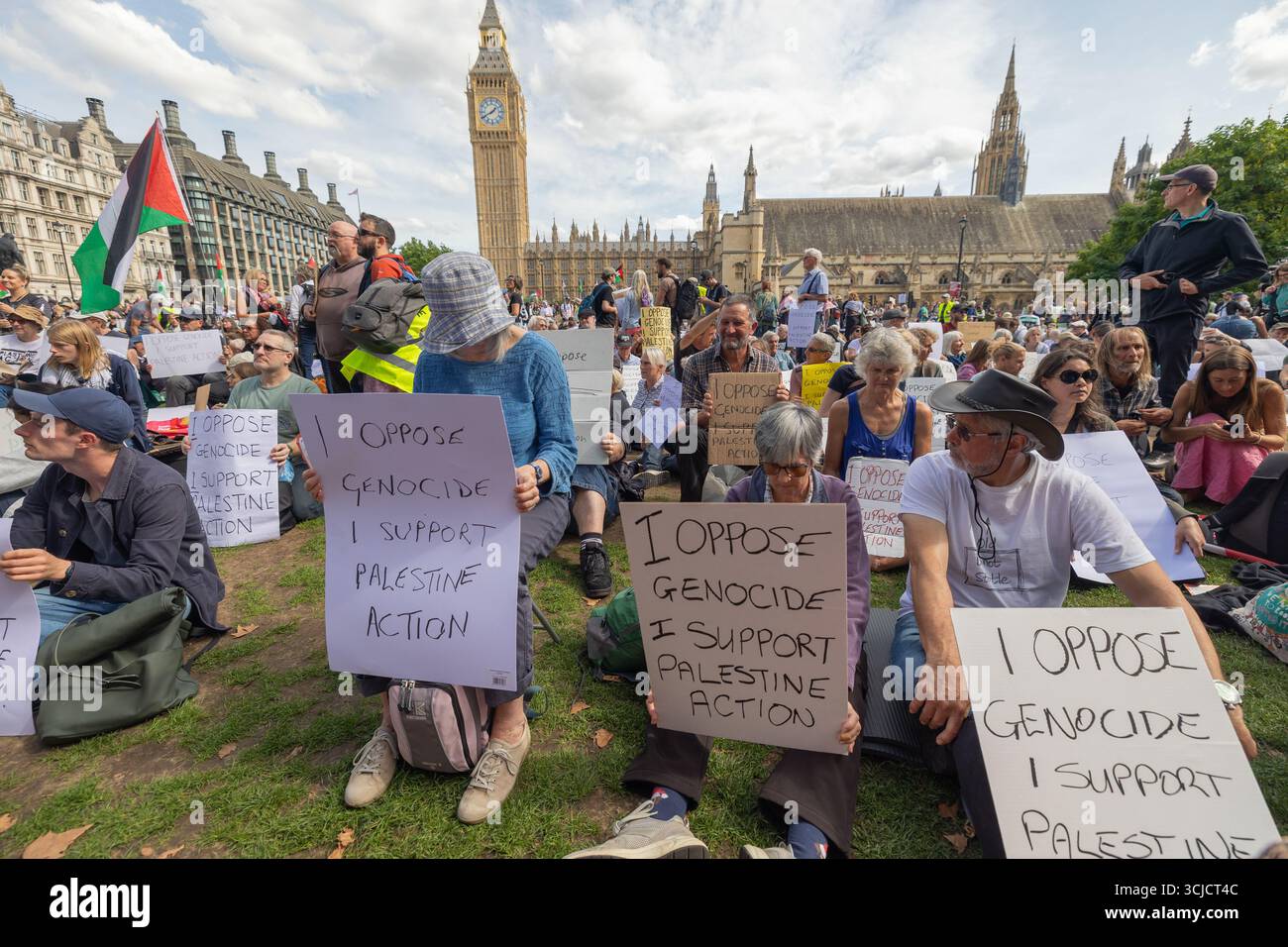 London, UK. 6th Sept, 2025. Defend our Juries protest at the ...