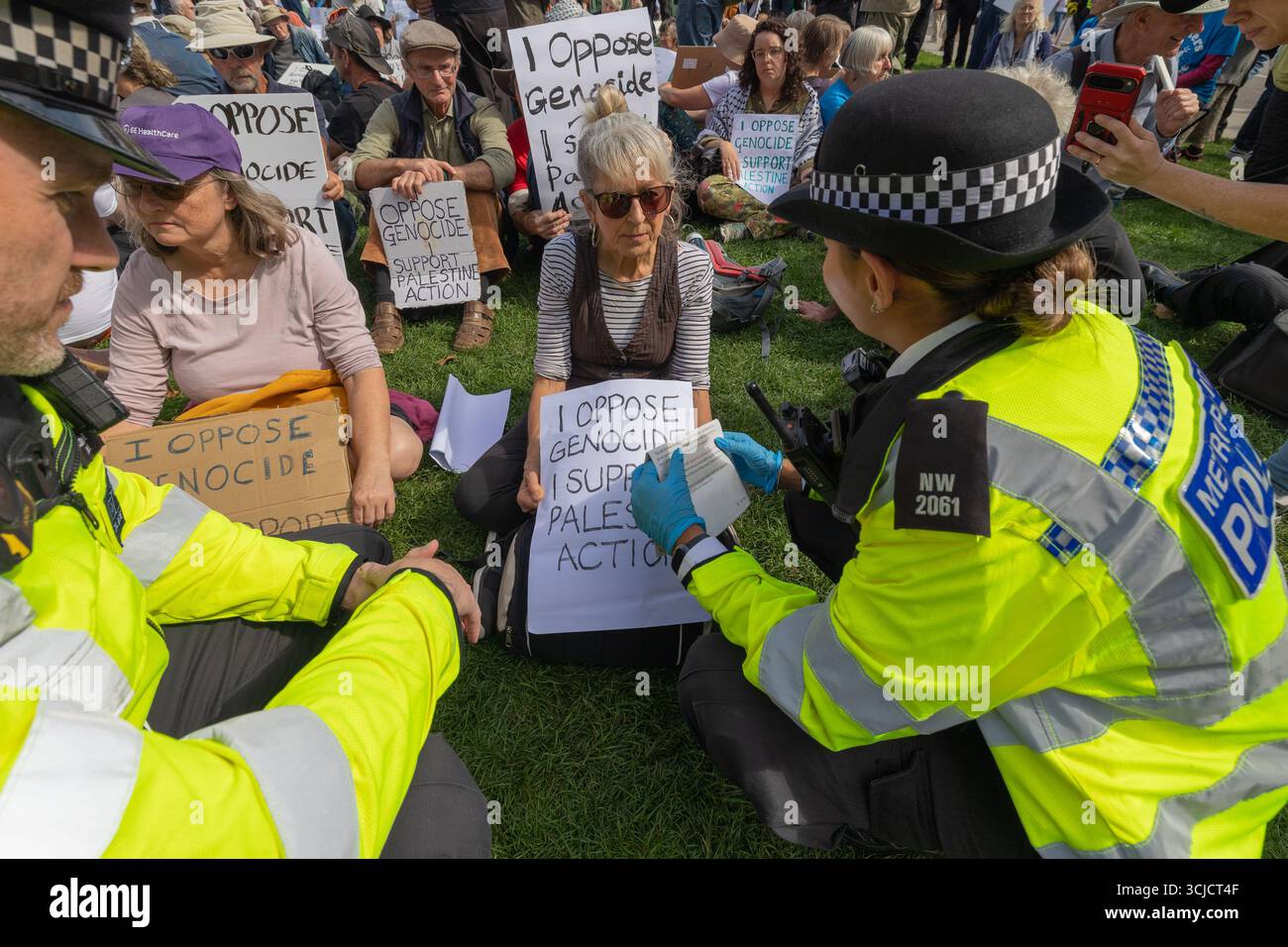 London, UK. 6th Sept, 2025. Defend our Juries protest at the ...
