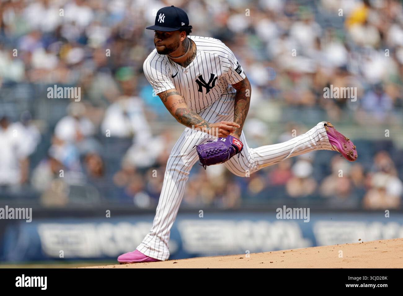New York Yankees pitcher Luis Gil (81) throws during the first inning ...