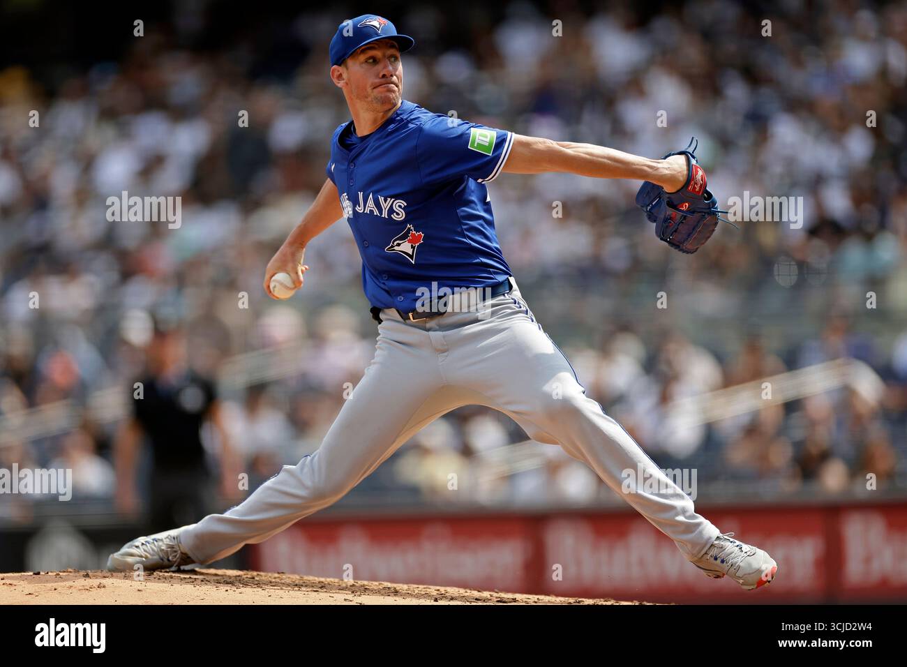 Toronto Blue Jays pitcher Chris Bassitt (40) throws during the third ...