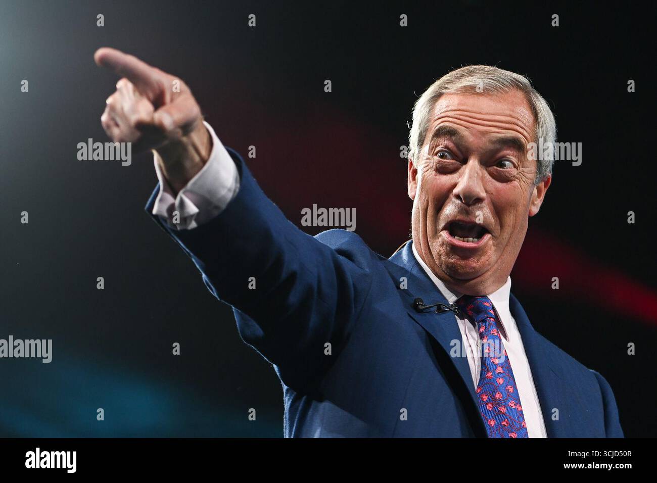 Nigel farage 2025 hi-res stock photography and images - Alamy