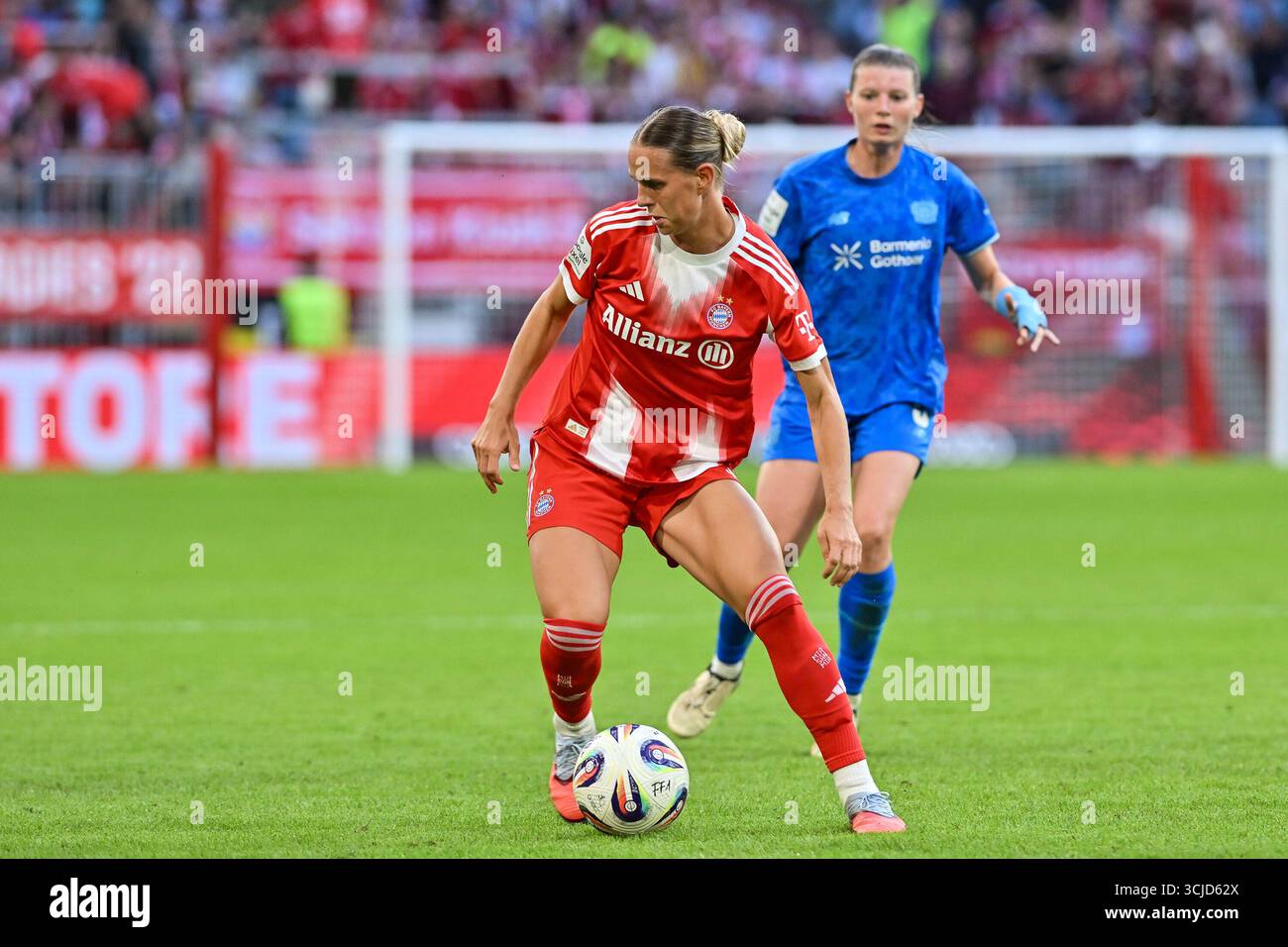 am Ball Klara BUEHL (FCB #17)/Google Pixel Frauen-Bundsliga: FC Bayern ...