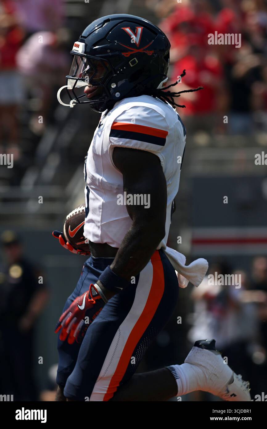 RALEIGH, NC - SEPTEMBER 06: Running Back J'Mari Taylor #3 of the ...
