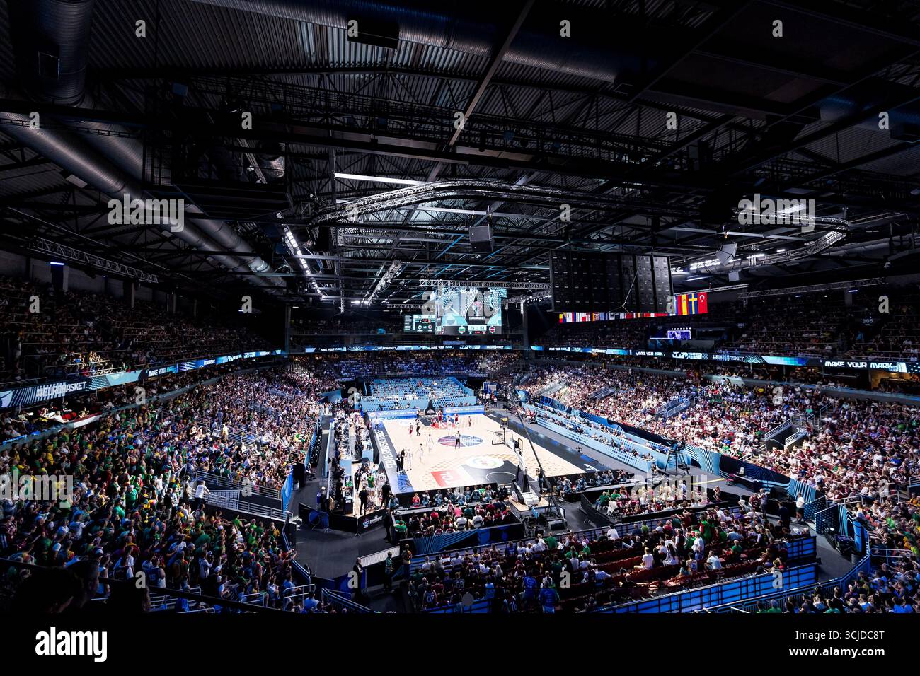 Die ausverkaufte Arena Riga w?hrend dem Spiel FIBA EuroBasket 2025 ...