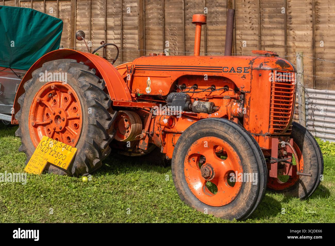 September 2025 - Orange Allis Chalmers tractor on show at Ashcott in ...