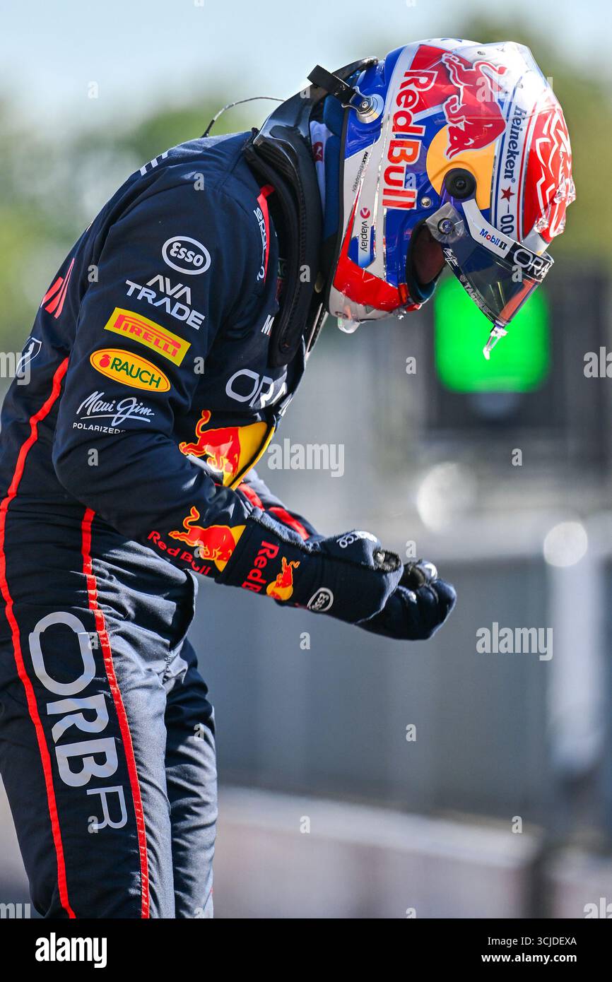 MONZA, ITALY - SEPTEMBER 06: Max Verstappen of the Netherlands and ...
