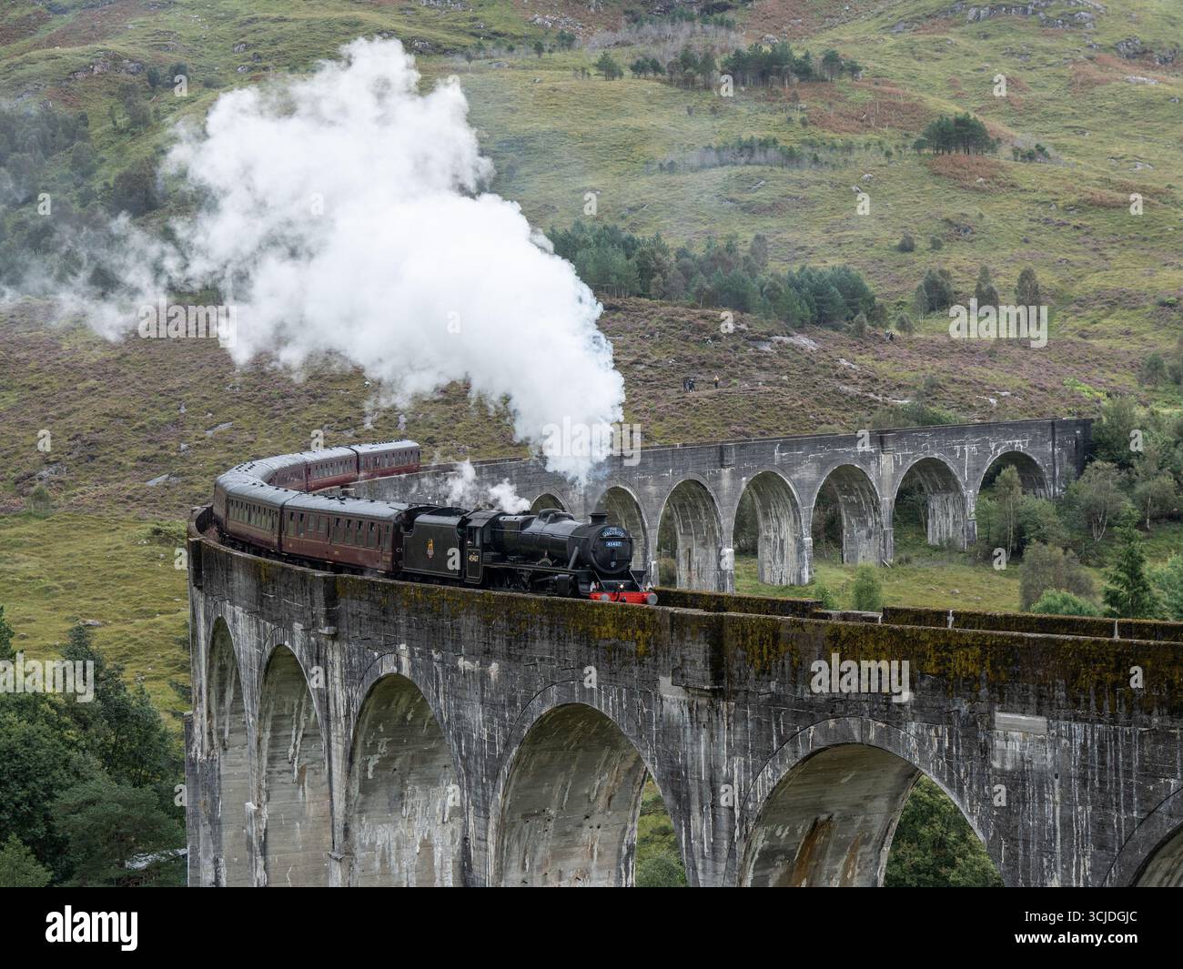 Glenfinnan, Lochaber, UK. 6th Sep 2025. The Jacobite Steam Train crosses the Glenfinnan Viaduct ...