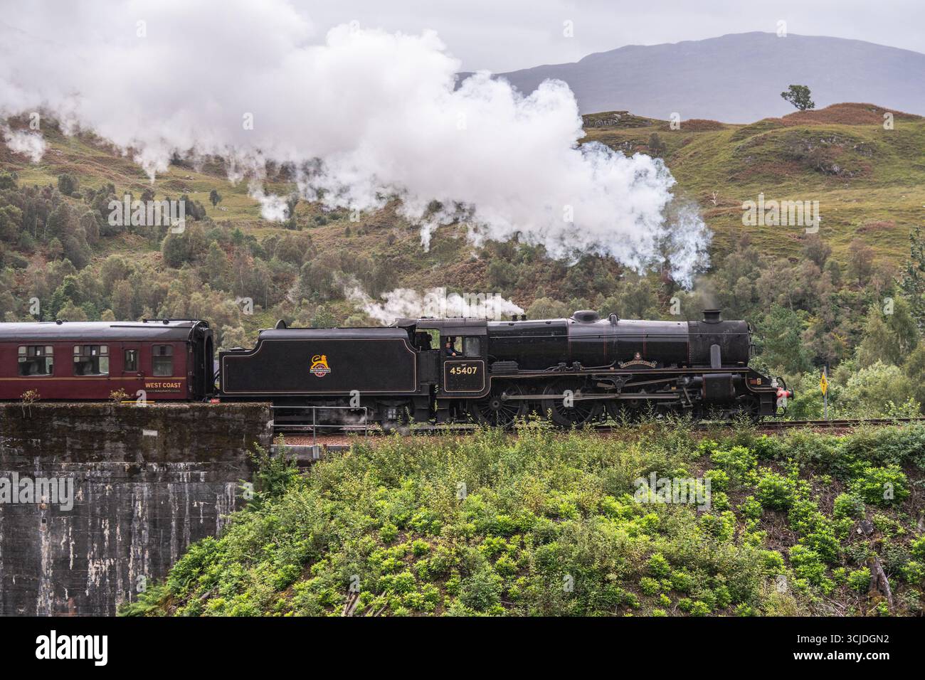 Glenfinnan, Lochaber, UK. 6th Sep 2025. The Jacobite Steam Train crosses the Glenfinnan Viaduct ...