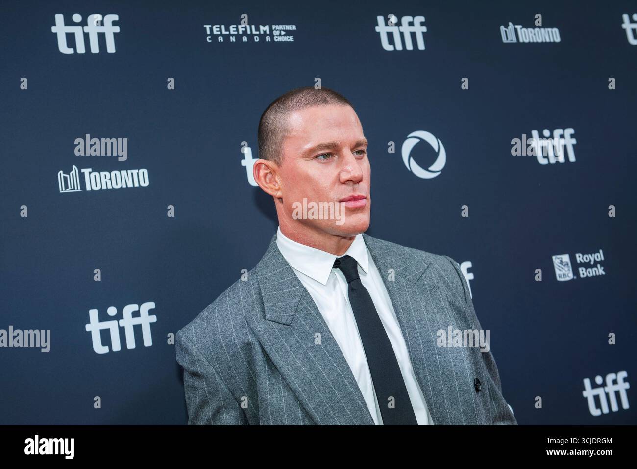 Channing Tatum arrives on the red carpet for "Roofman" at the Toronto ...