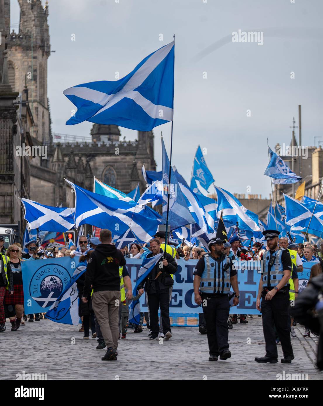 Edinburgh Scotland, UK. 6th Sep, 2026. Pro-independence supporters ...
