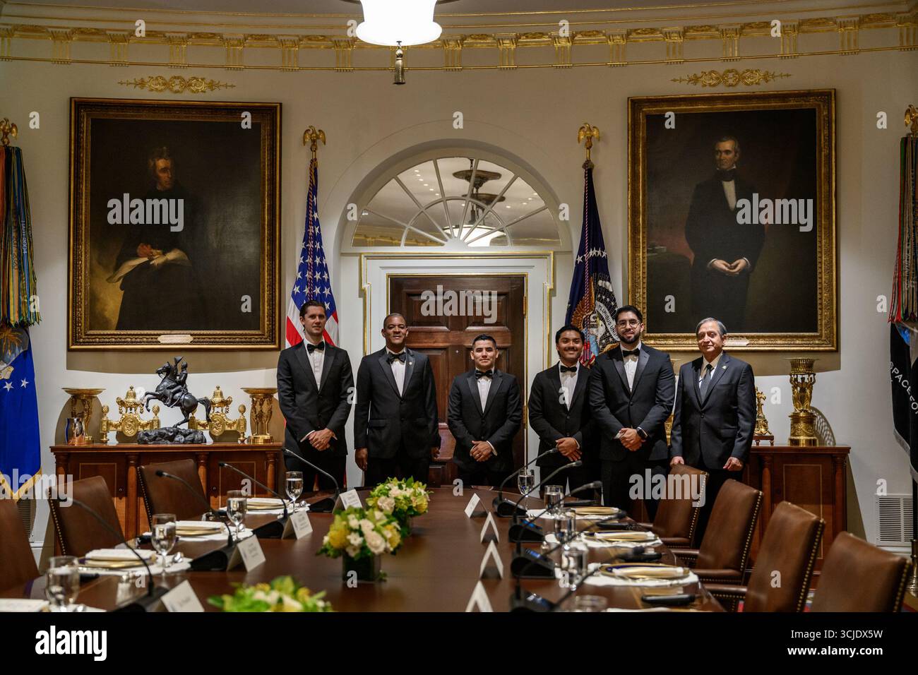 White House Ushers pose for a portrait in the Cabinet Room before ...